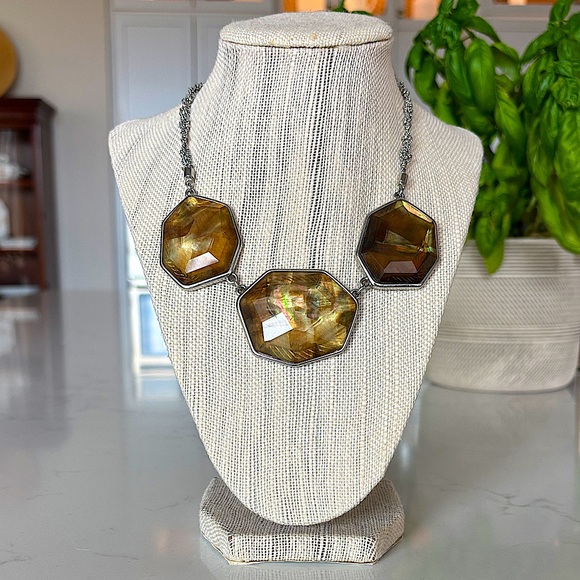 Chloe + Isabel | Jewelry | Chloe Isabel Ocean Lace Statement Necklace ...